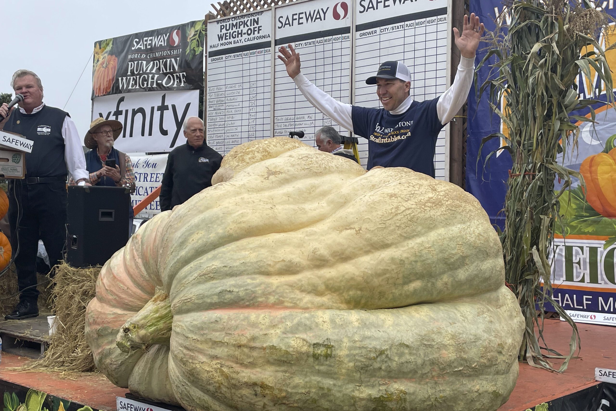 Anoka man sets new North American record with 2,560-pound pumpkin ... Anoka man sets new North American record with 2,560-pound pumpkin ...